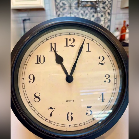 Wall Decor | Vintage Classic Black Quartz Wall Clock | Poshmark